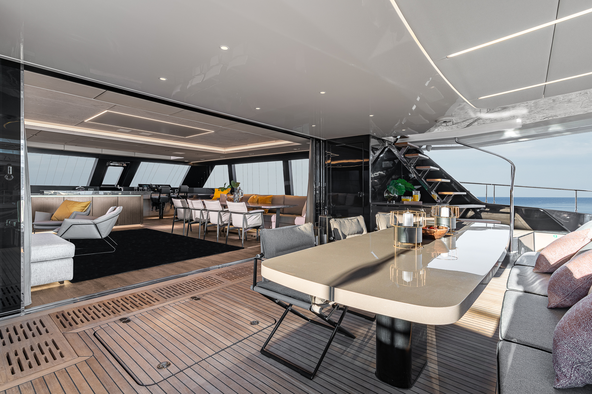 80 Sunreef Power Octatone od środka | Captain Jack of the Sea